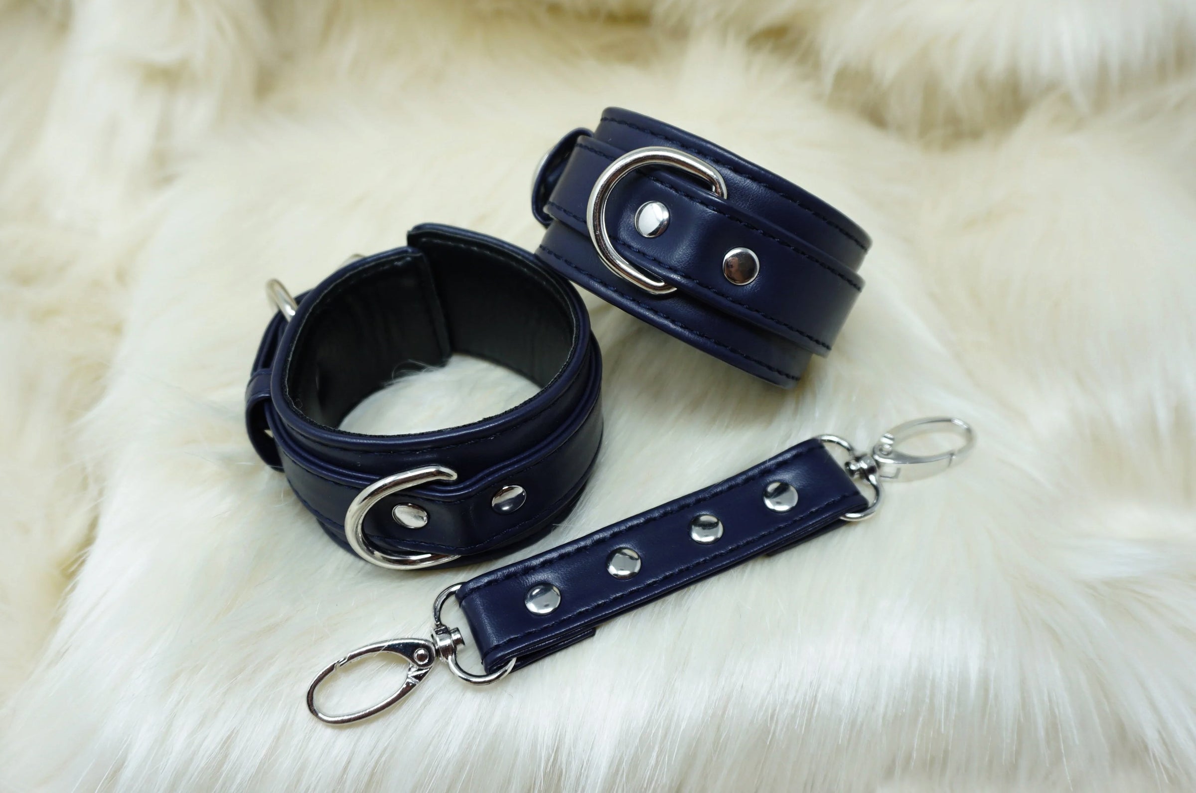 Bondage Sets & Restraints– Kittens & Kink